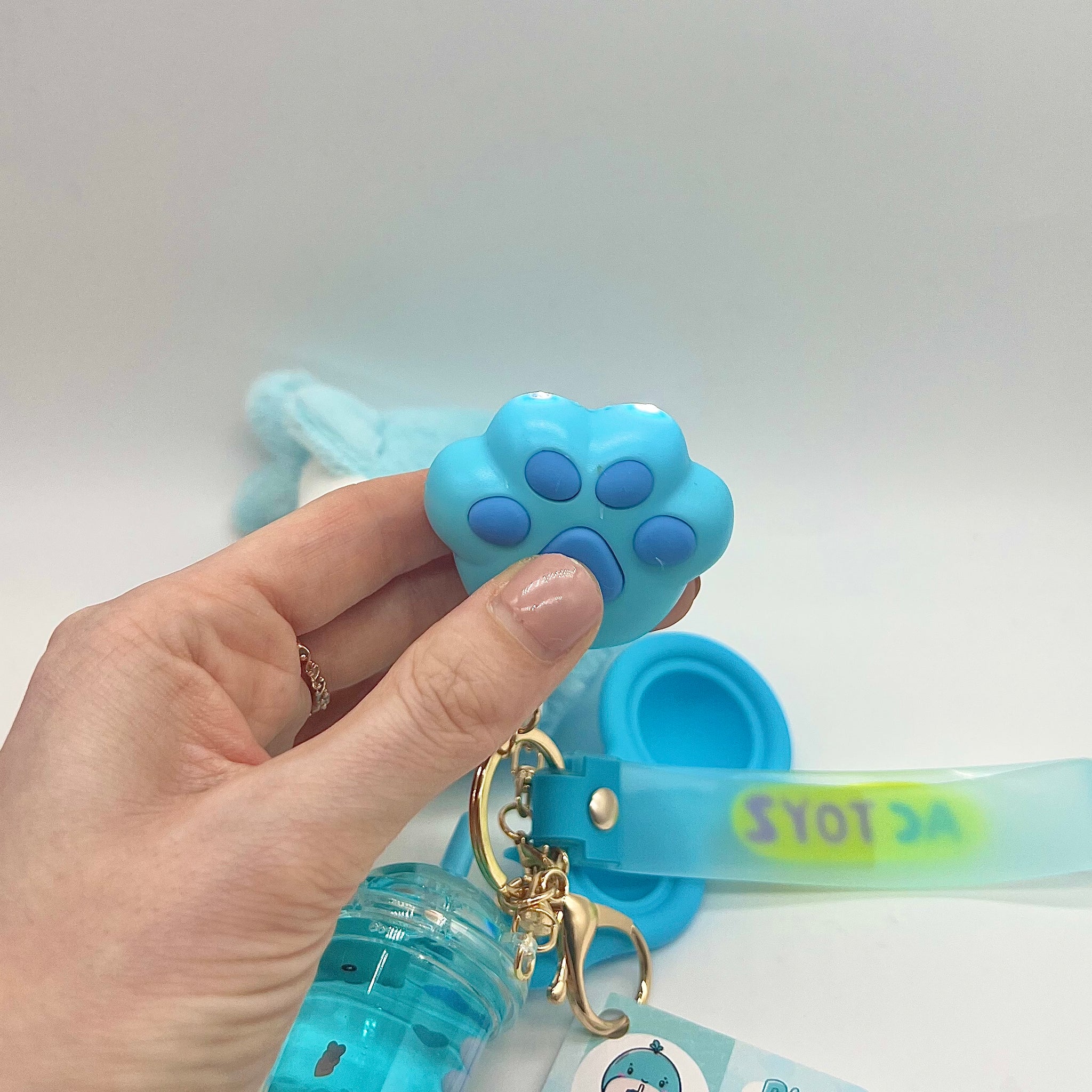 Blu the Whale Comfort Keychain® 🐳 – AC TOYZ